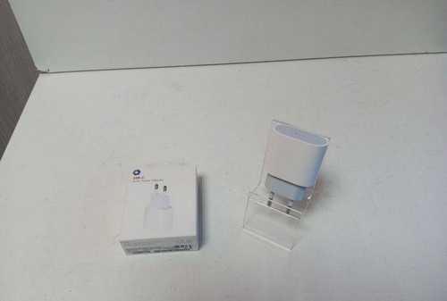 Зарядные устройства Apple USB-C 20W Power Adapter