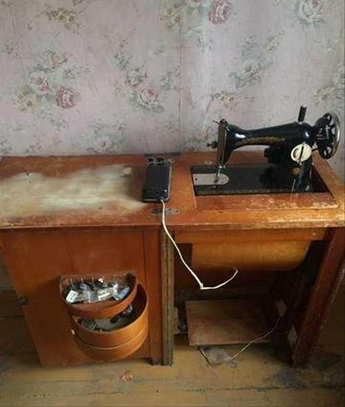 Швейная машина с электромотором