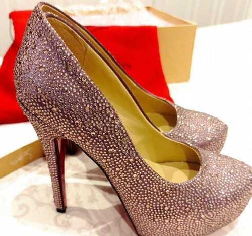 Туфли Christian Louboutin