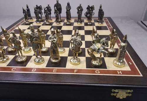 Шахматы в ларце с фигурами из бронзы новые