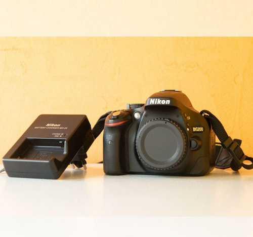 Зеркальный фотоаппарат Nikon d5200 пробег 5к