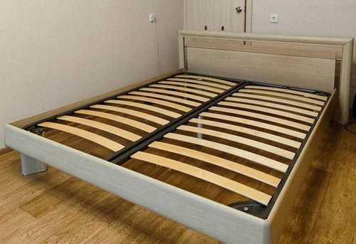 Кровать двухспальная 160х200 б/у