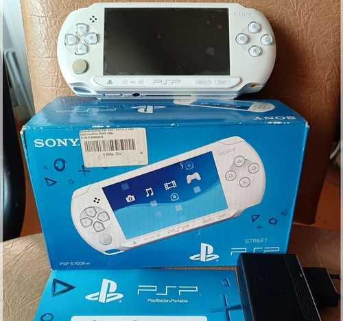 Sony psp e1008 белая, прошитая, в идеале