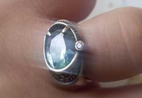 Серебряное кольцо с цирконием и фианитами