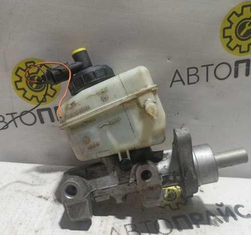 Главный тормозной цилиндр Renault Duster 1 F4RB403
