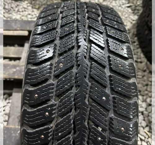 Roadstone Winguard 231 215/50 R17