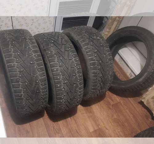 Pirelli Ice Zero 245/45 R19 102T