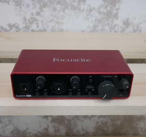 Focusrite Scarlett 2i2 3rd Gen Звуковая Карта