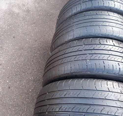 Roadstone Classe Premiere CP672 215/55 R17 94V
