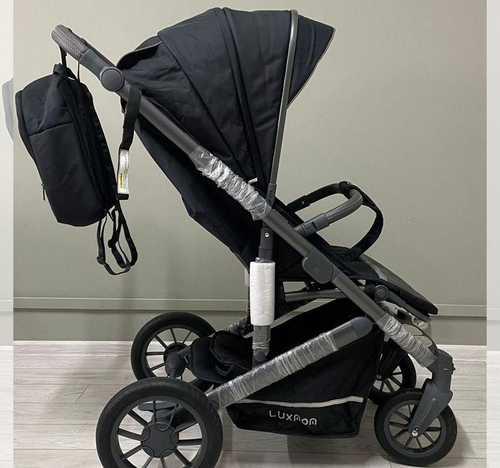 Прогулочная коляска Luxmom 790, черный