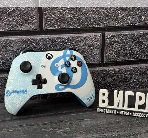 Геймпад Xbox One хк Динамо Москва