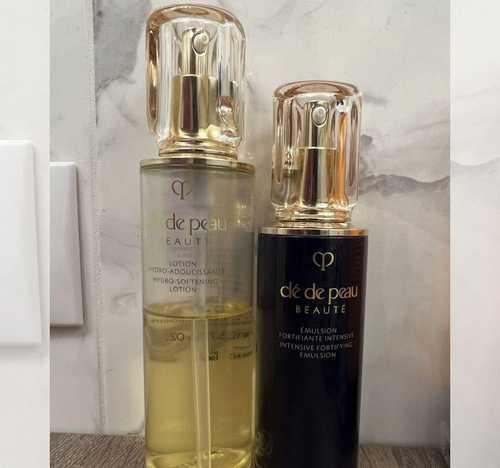 Cle de peau лосьон и ночная эмульсия