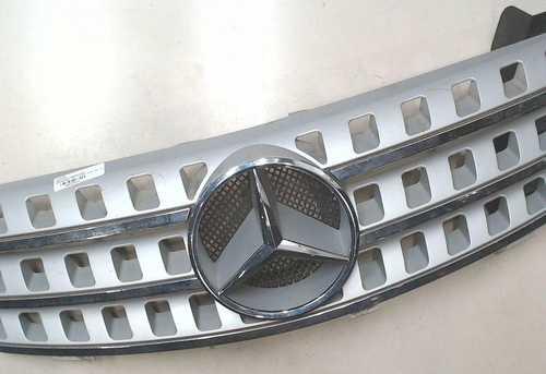 Решетка радиатора Mercedes ML W164, 2007