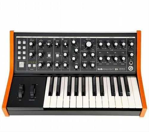 Аналоговый синтезатор Moog Subsequent 25