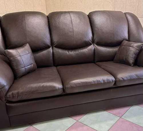 Шикарный кожаный диван