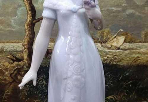 Фарфоровая статуэтка Lladro Nao