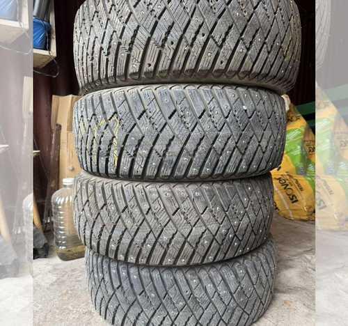 Goodyear Ultragrip Ice Arctic 205/55 R16 94T