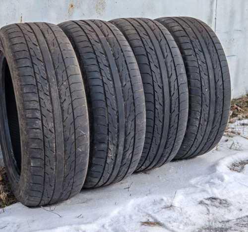 Toyo DRB 215/55 R17