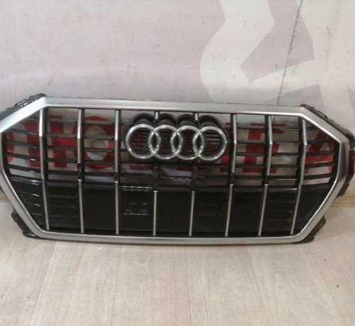 Решетка радиатора передняя Audi Q3 F3 2018-Нв
