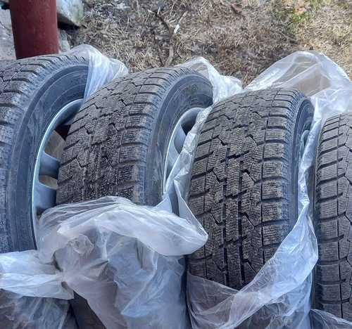 Toyo Observe Garit GIZ 185/60 R16