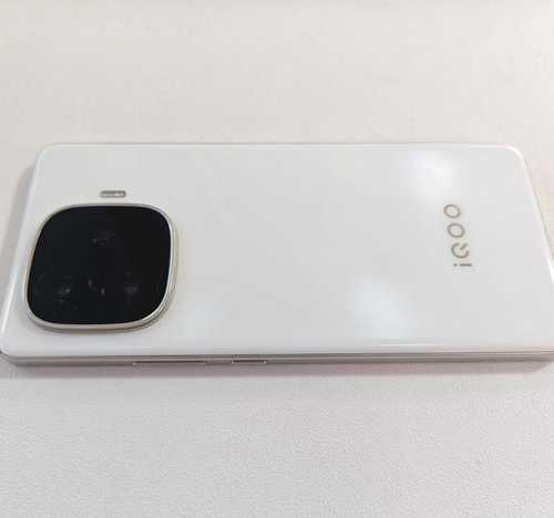 Vivo iQOO Z9 Turbo, 12/256 ГБ