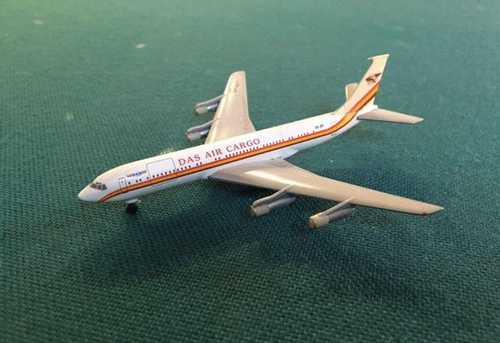 Раритетная модель самолета Boeing 707-338C