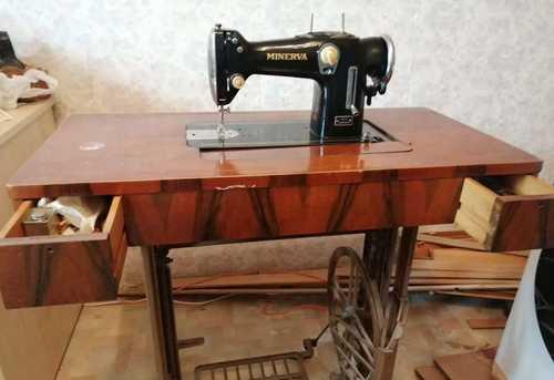 Швейная машинка Minevra 233 (Чехословакия)