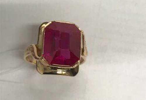 Золотое кольцо с корундом СССР 583 пробы