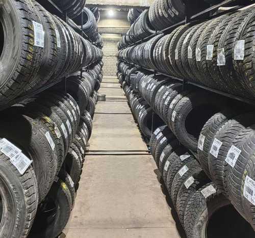Bridgestone Blizzak VRX2 215/45 R17 82L