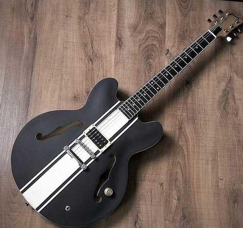 Gibson ES-333 Custom Tom DeLonge Signature