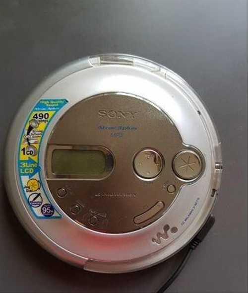 Sony Walkman d-ne715 с чехлом