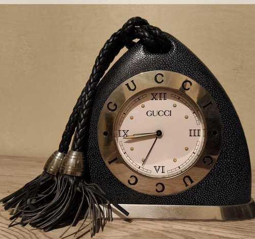 Часы Gucci настольные