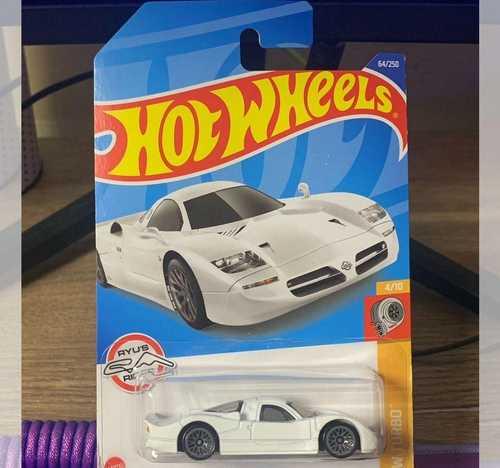 Hot Wheels Nissan r390 gt1