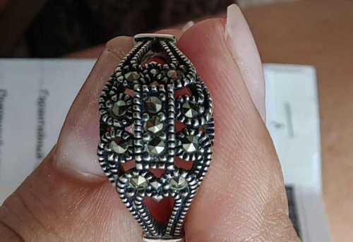 Серебряное кольцо с кристаллами swarovski