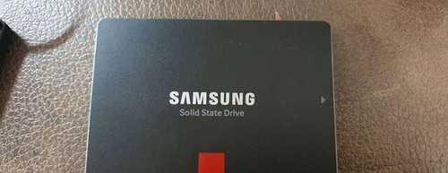 SSD 512 Samsung 850 Pro + Windows 10