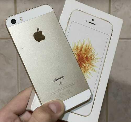 iPhone SE, 32 ГБ