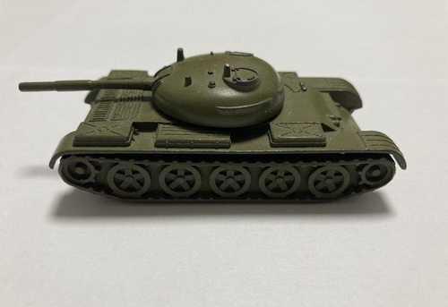 Танк СССР модель танкaТ-54