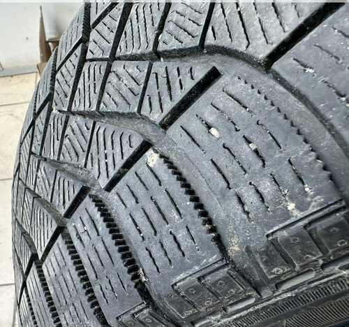 Pirelli Ice Zero FR 225/65 R17