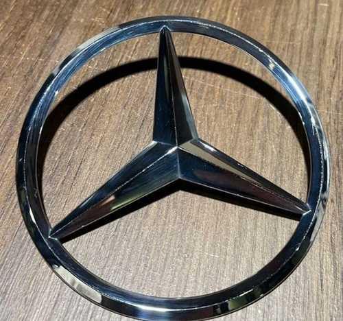 Эмблема крышки багажника Mercedes-Benz C-Class