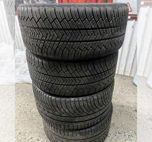 Michelin Pilot Alpin PA4 245/35 R20 и 275/30 R20 97W