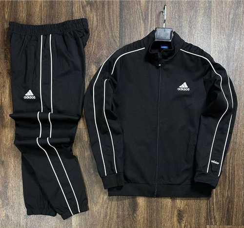 Спортивные костюмы Adidas