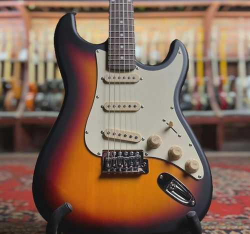 Электрогитара DeMarco dmsest202 Stratocaster SSS Sunburst