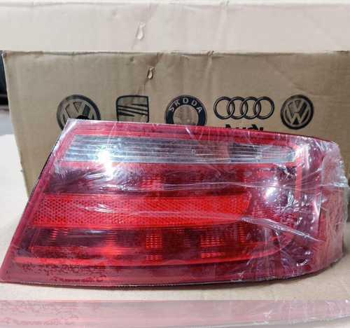 Фонарь задний audi 8T8945096E