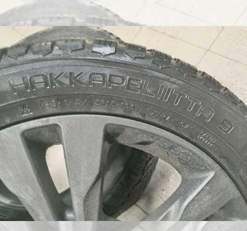 Nokian Tyres Hakkapeliitta 9 245/45 R18