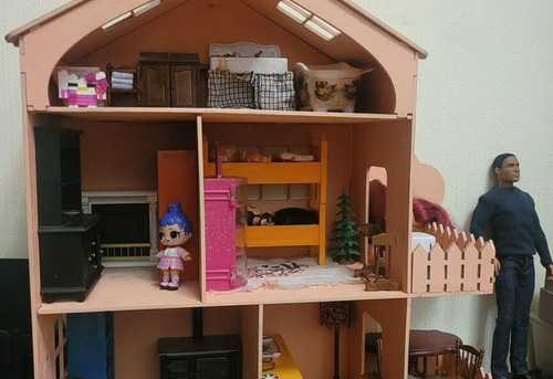 Деревянный дом для кукол