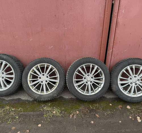 Зимние колеса в сборе R16 ford focus
