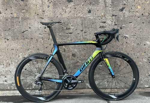 Шоссейный велосипед Giant Propel Advanced Pro Di2