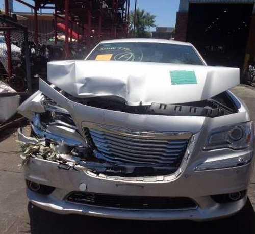 Разбор на запчасти Chrysler 300C 2011