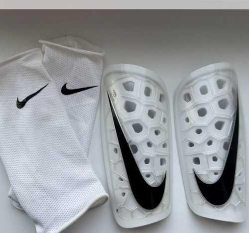 Щитки футбольные детские nike