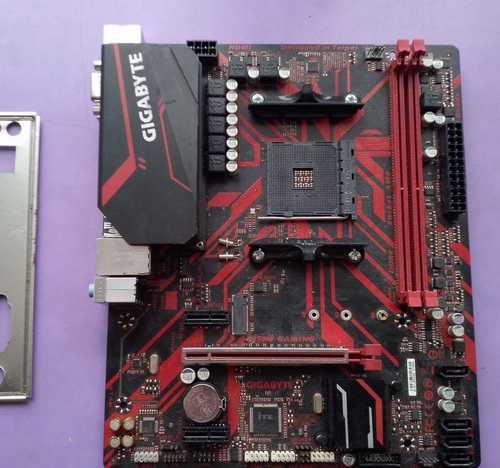 Материнская плата Gigabyte b450m gaming